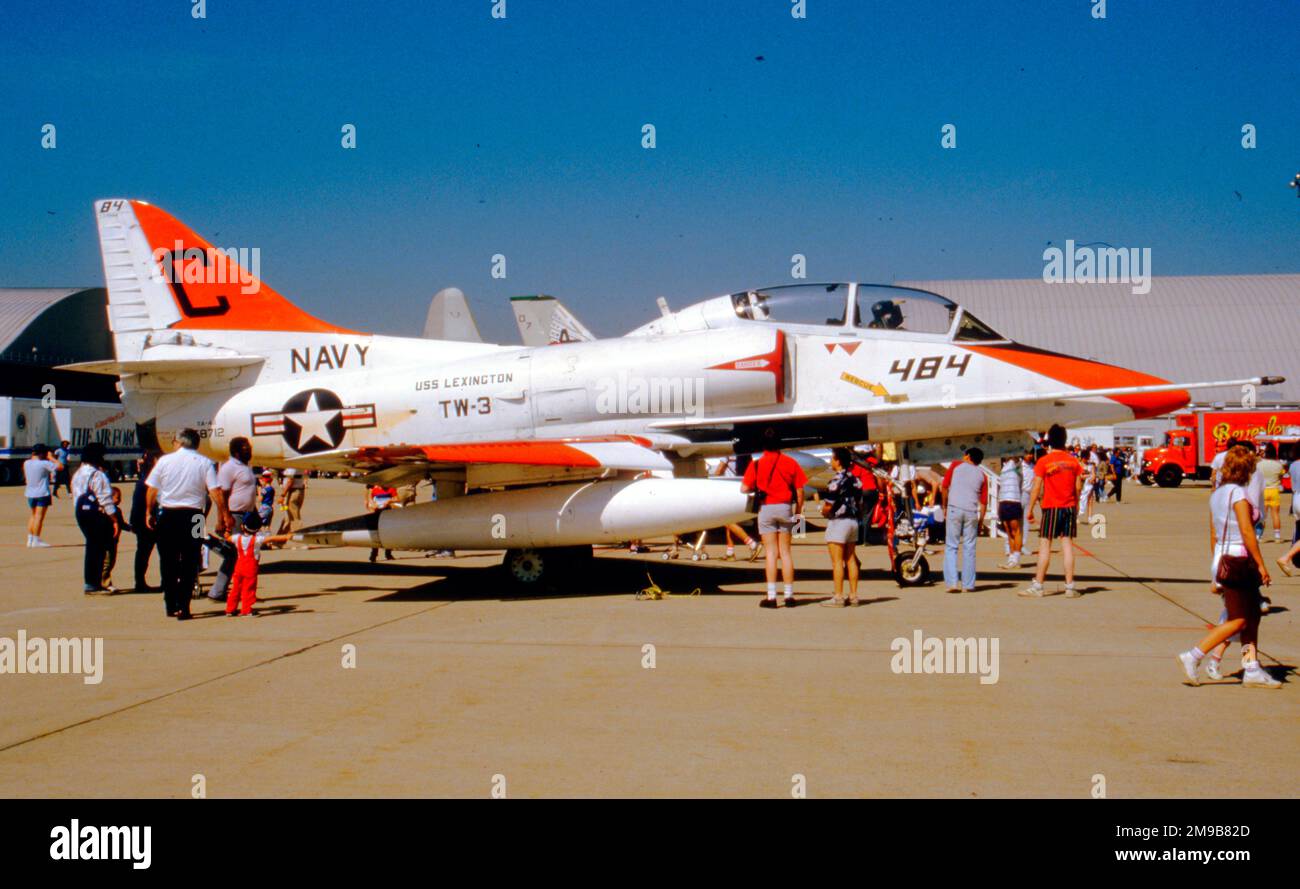 United States Navy (USN) - Douglas TA-4J Skyhawk 158712 (msn 14333 ...