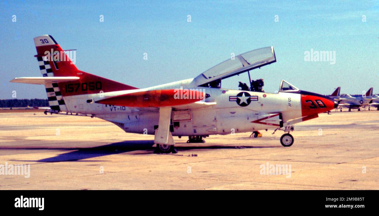United States Navy (USN) - Rockwell T-2C Buckeye 157060 (msn 332-31 ...