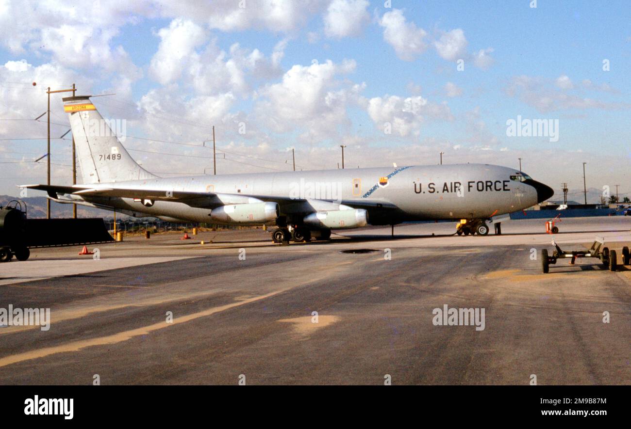 Kc 13 stratotanker hi-res stock photography and images - Alamy