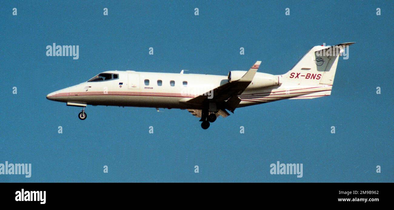 Learjet 55 SX-BNS (msn 55-072), of Aegean Aviation S.A., on approach to ...