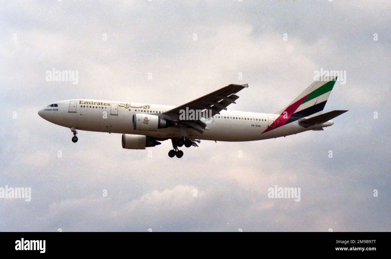 Airbus A300-605R A6-EKD (msn 558), of Emirates, on approach to Athens ...