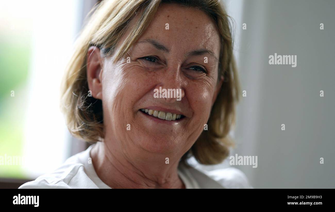 Senior woman laughing and smiling, real life older lady laugh and smile ...