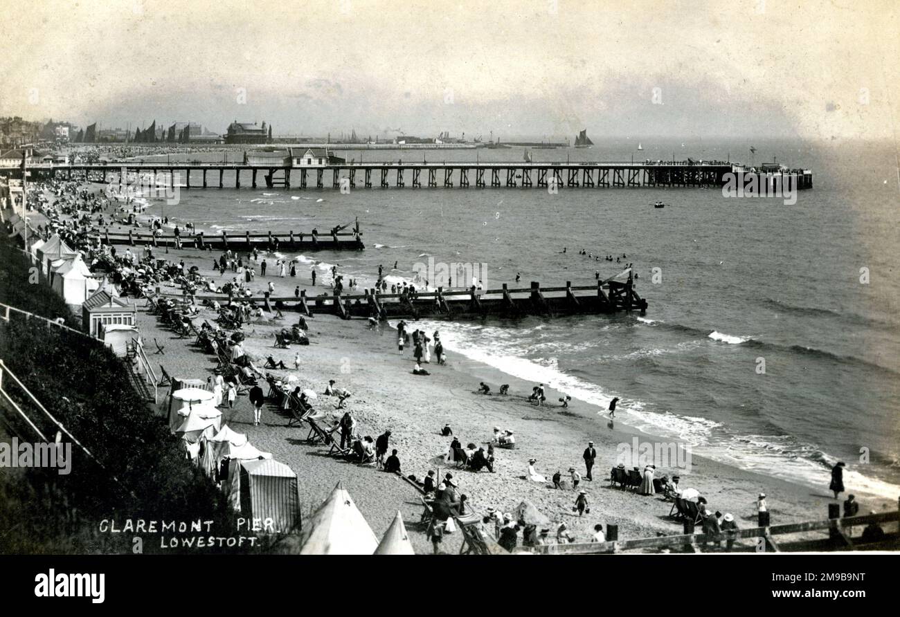 Lowestoft coast hi-res stock photography and images - Alamy