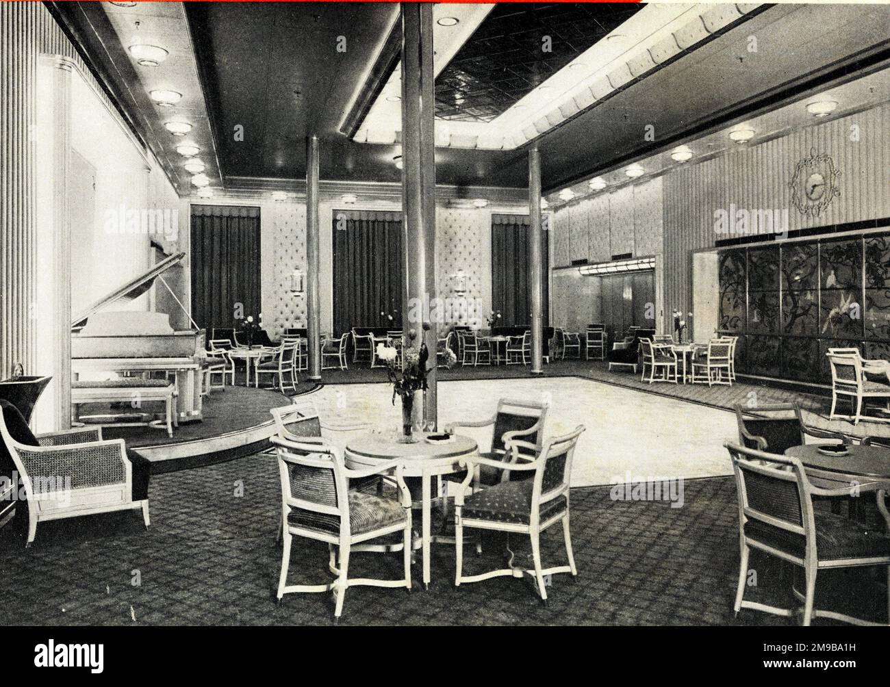 RMS Queen Elizabeth, Saloon, January 1949 Stock Photo - Alamy