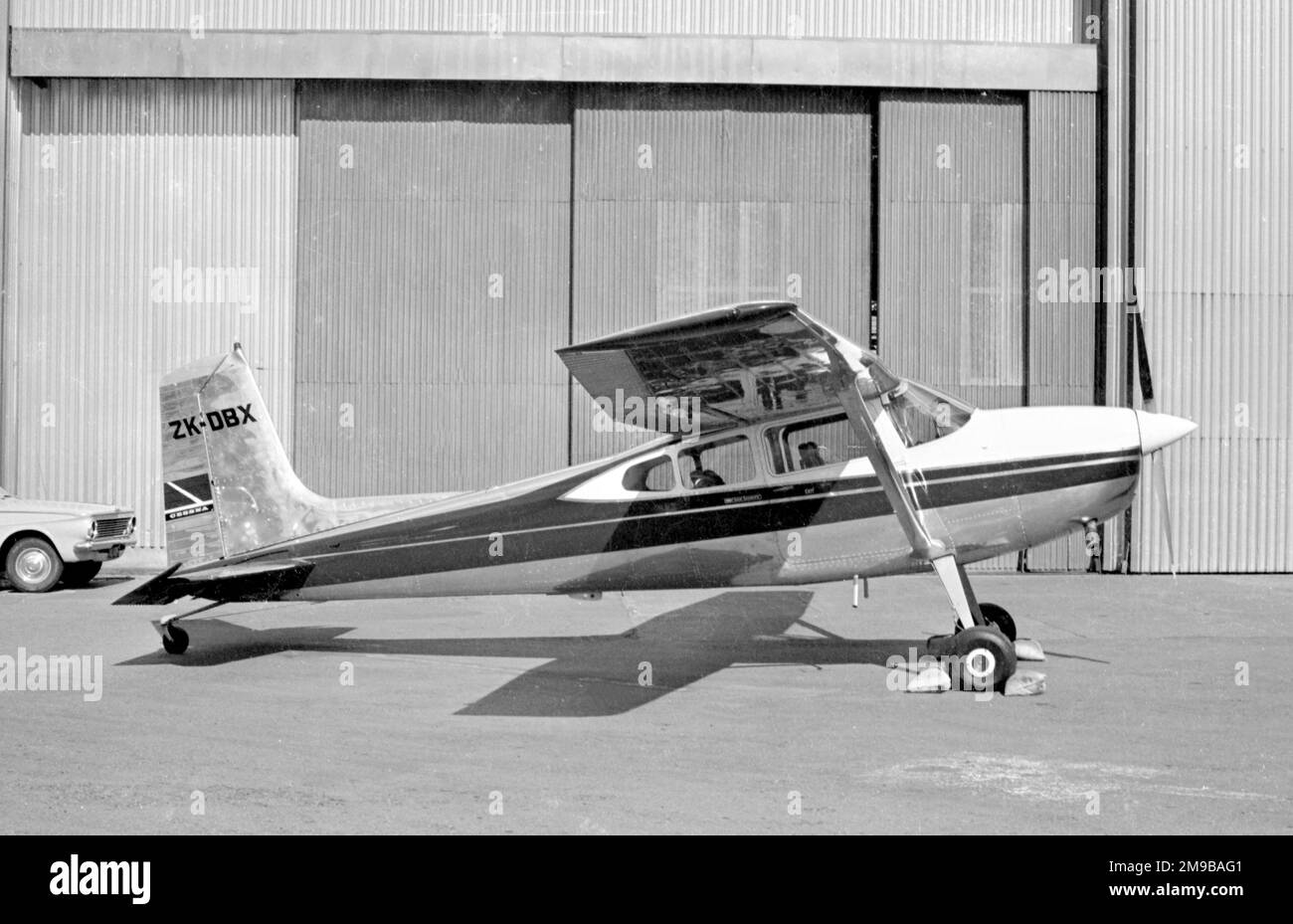 Cessna 180 skywagon Black and White Stock Photos & Images - Alamy