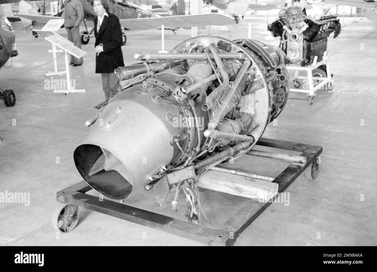 Rolls royce dart turboprop engine hi-res stock photography and images ...