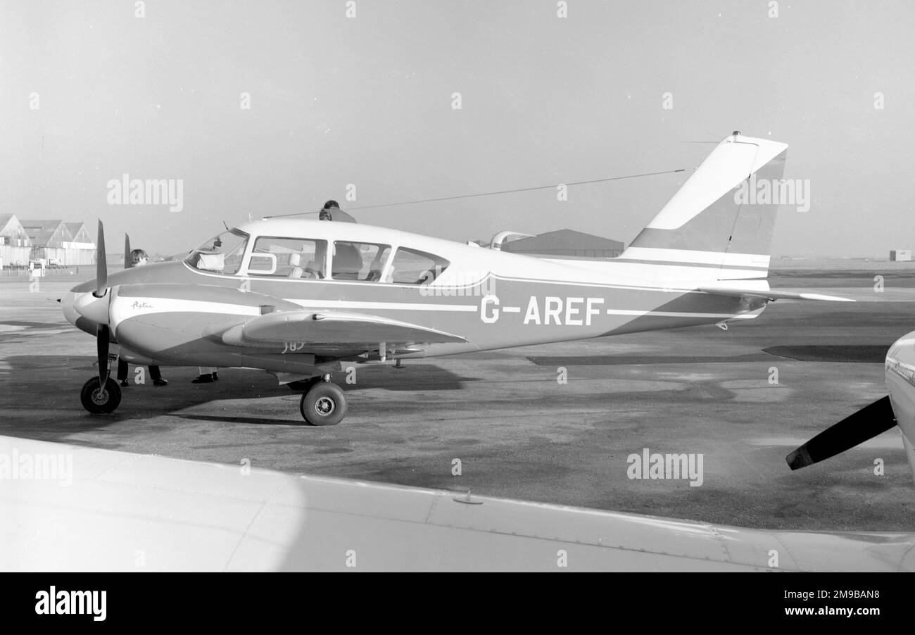 Aztec aircraft hi-res stock photography and images - Alamy