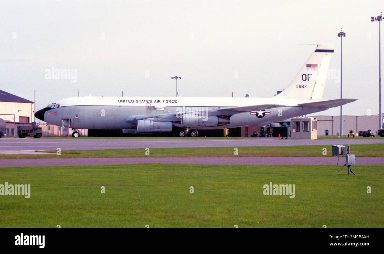United States Air Force - Boeing WC-135B 'Constant Phoenix' 61-2667 ...