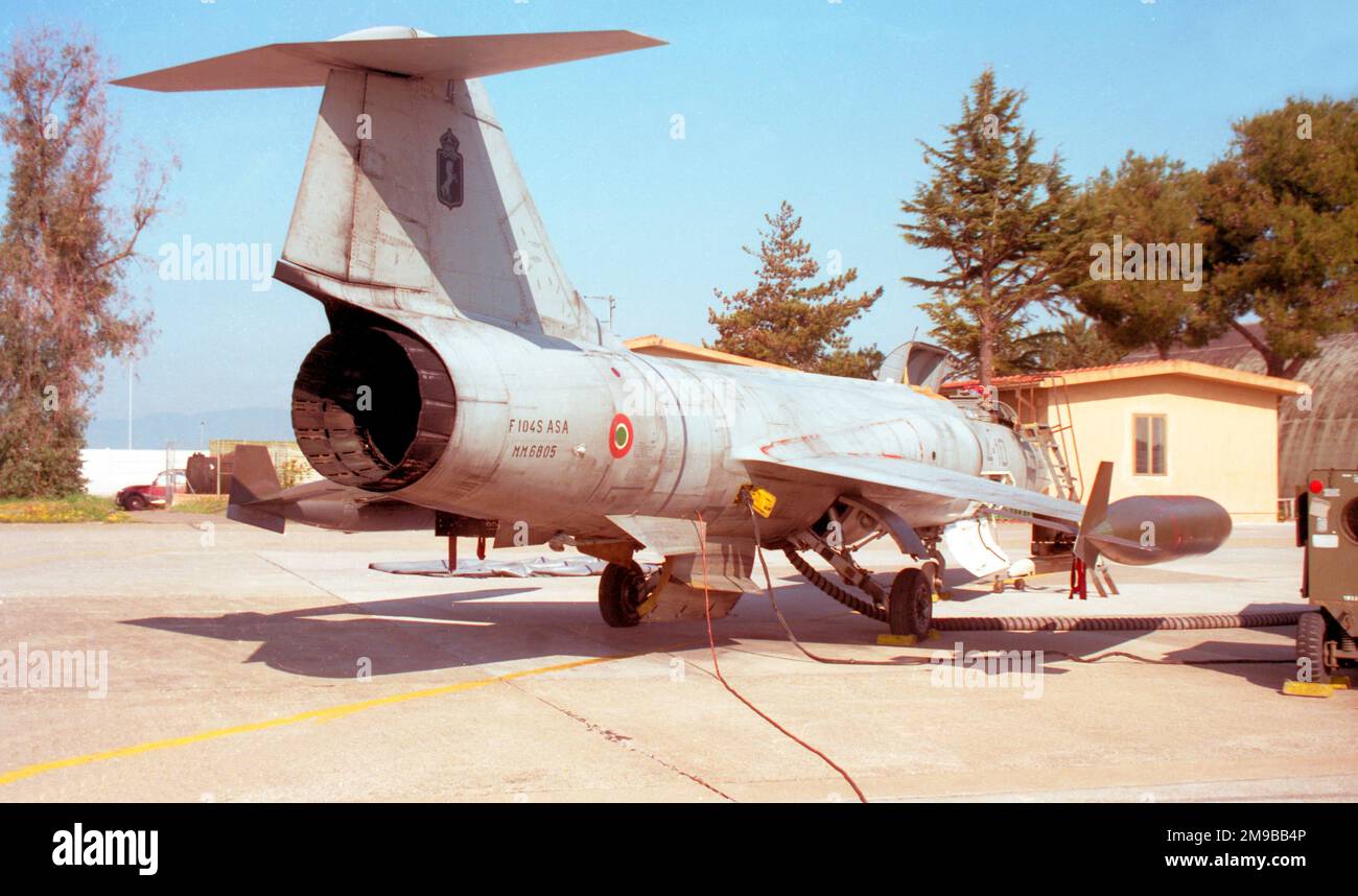 Aeronautica Militare Italiano - Lockheed F-104S ASA Starfighter MM6805 / 4-10 (msn 783-1105), of ...
