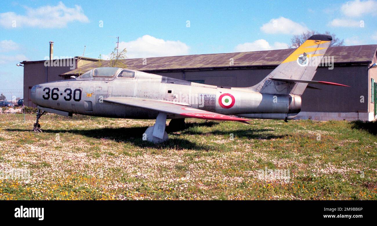 F 84f 30 re hi-res stock photography and images - Alamy