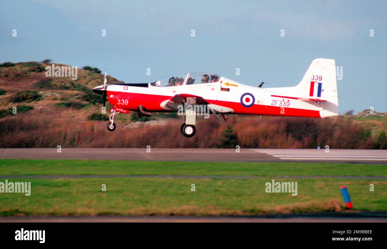 Royal Air Force - Short Tucano T.1 ZF339 (msn S103/T74), flaring for ...