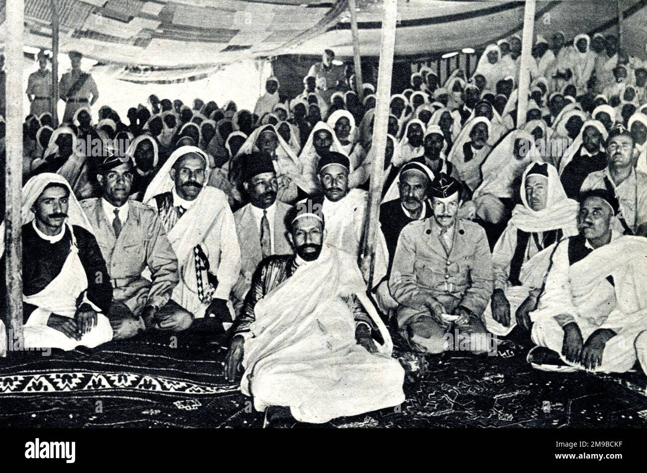 Sheiks hi-res stock photography and images - Alamy