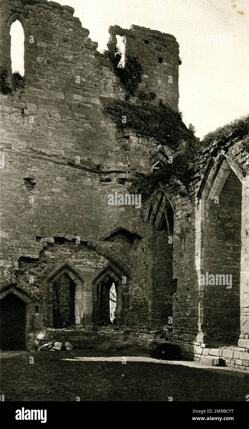 Interior of hall looking south, Goodrich Castle, Herefordshire Stock ...