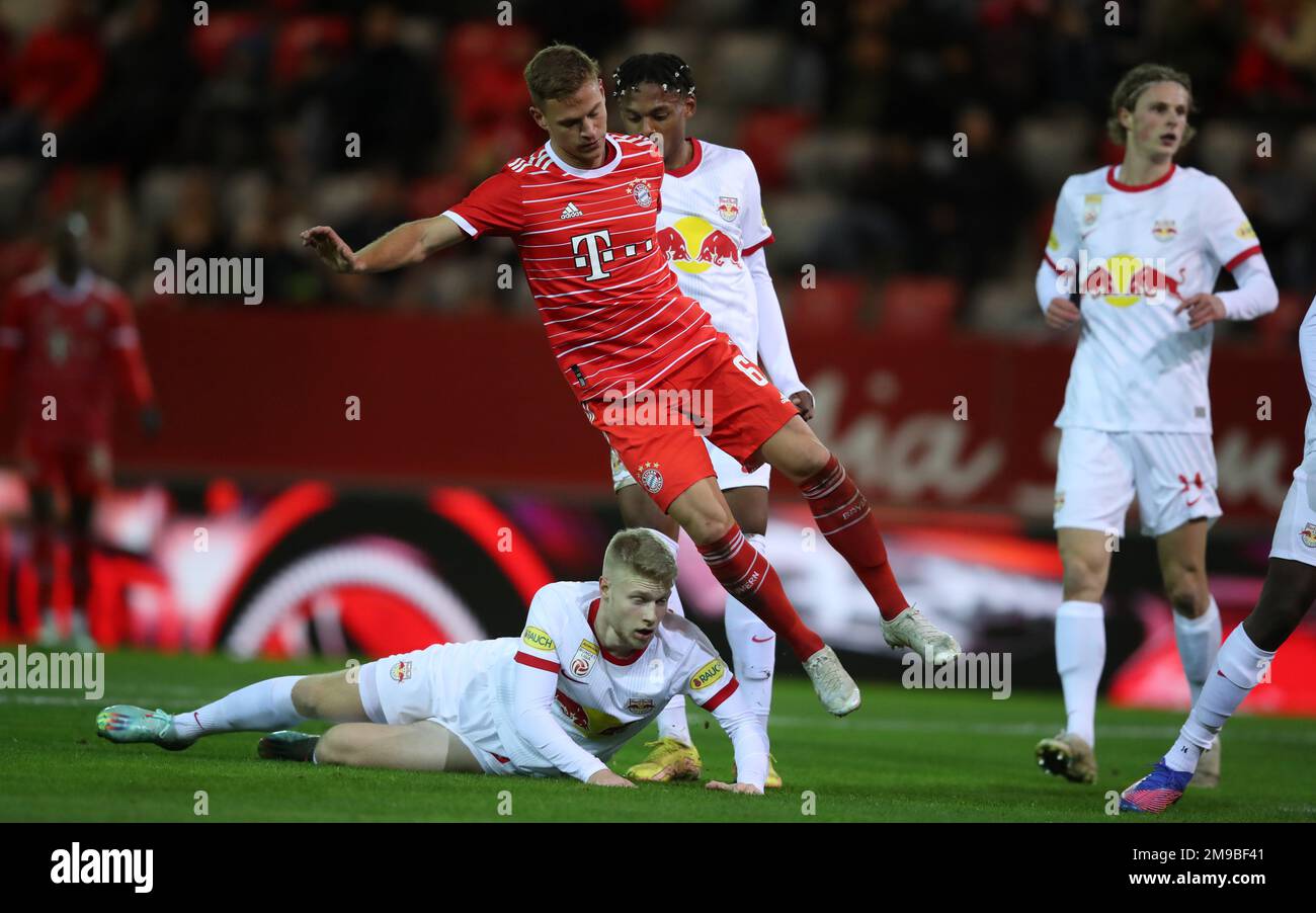 Joshua Kimmich #6 von FC Bayern Muenchen FC Bayern MŸnchen vs Red Bull Salzburg Fussball ...