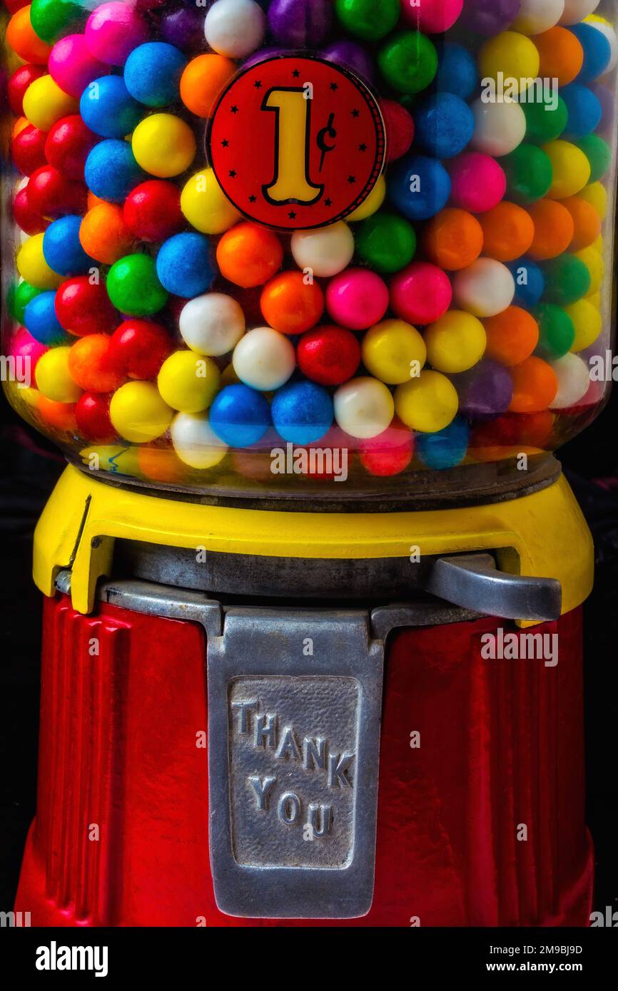 Bubble gum machine hi-res stock photography and images - Alamy