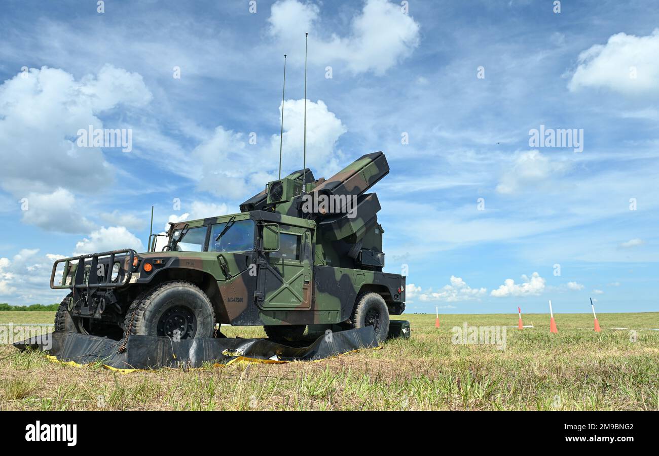U.S. Army National Guard Soldiers with Battery C, 2-263rd Air Defense ...