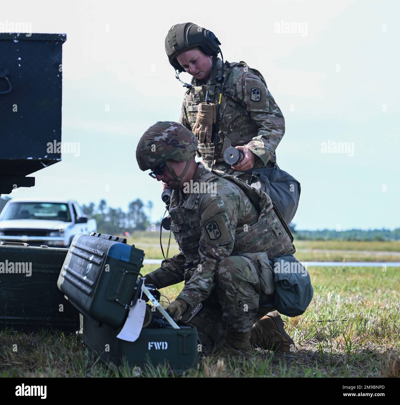 U.S. Army National Guard Soldiers with Battery C, 2-263rd Air Defense ...
