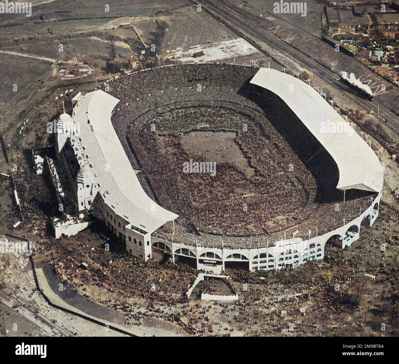 Wembley stadium crowd aerial hi-res stock photography and images - Alamy