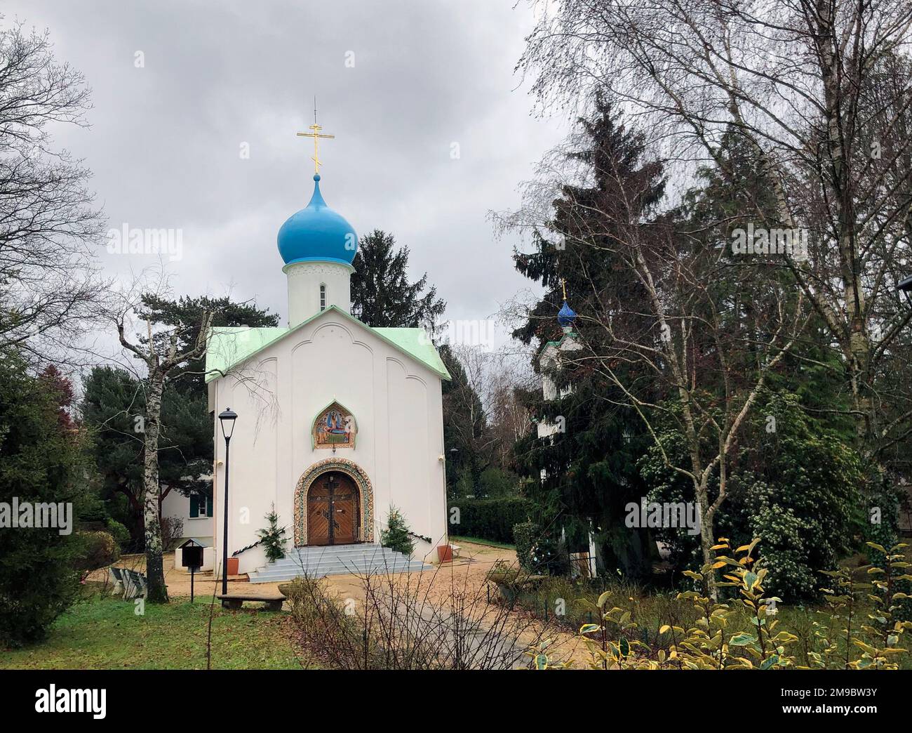 Views of France. Cemetery Sainte-Genevieve-des-Bois (Russian cemetery ...