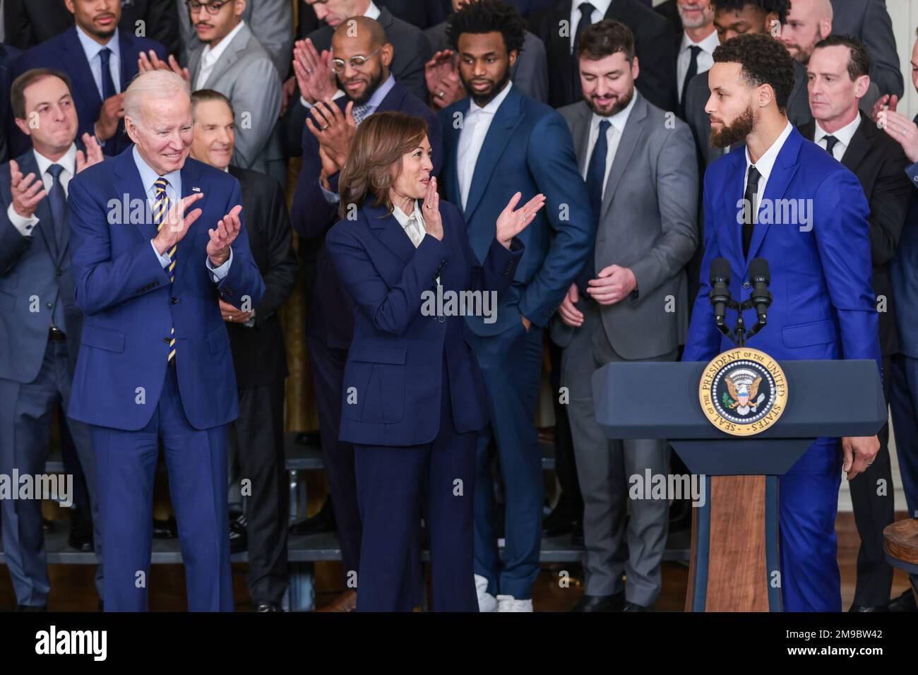Stephen Curry gestures towards President Joe Biden and Vice President ...