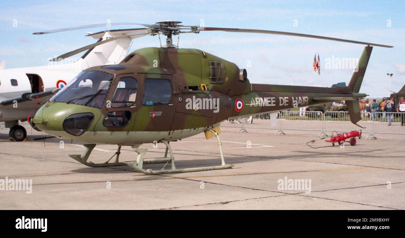 Armee de l'Air - Aerospatiale AS-555AN Ecureuil 2 5466 - 67-VW (msn ...