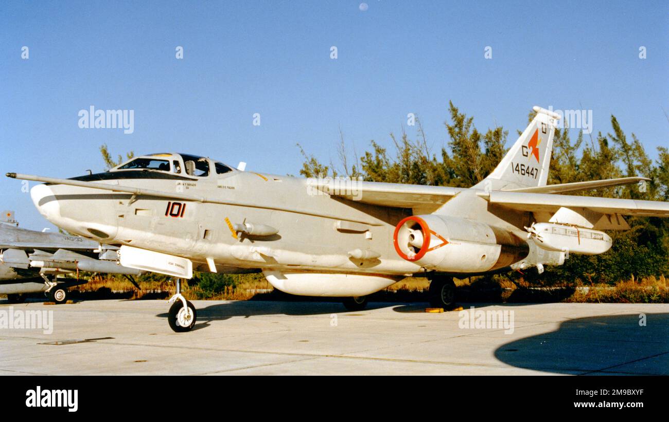 United States Navy - Douglas ERA-3B Skywarrior 146447 (MSN 12399, base ...