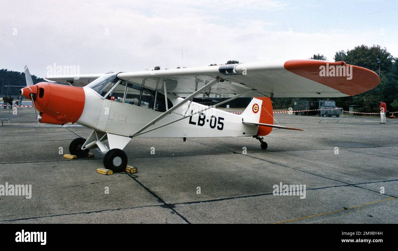 Force aerienne belge - Piper L-21B Super Cub LB-05 (msn 18-3844, PA-18 ...
