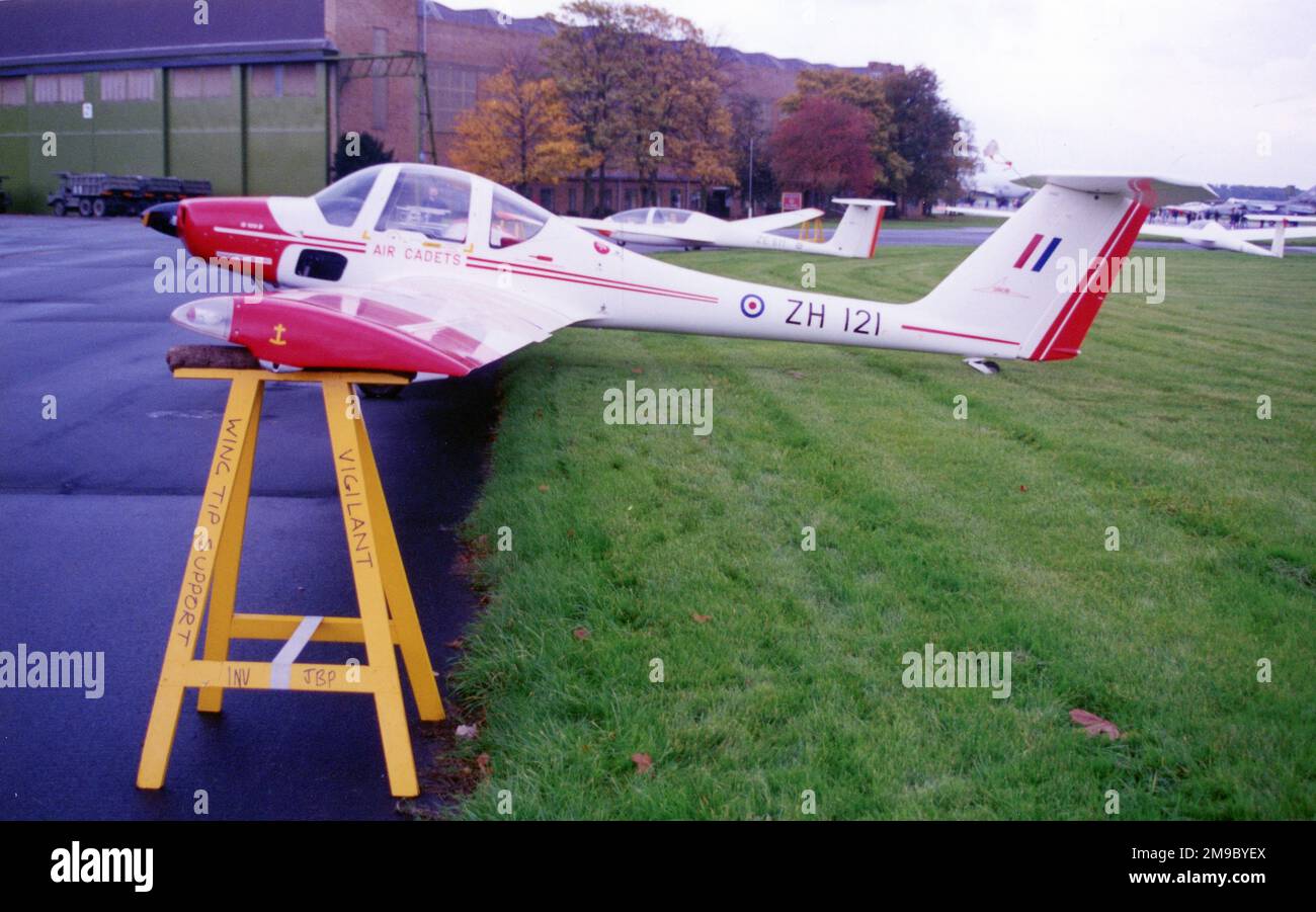 Air Cadets - Grob Vigilant T.1 ZH121 (msn 6514). Grob 109B for Air ...