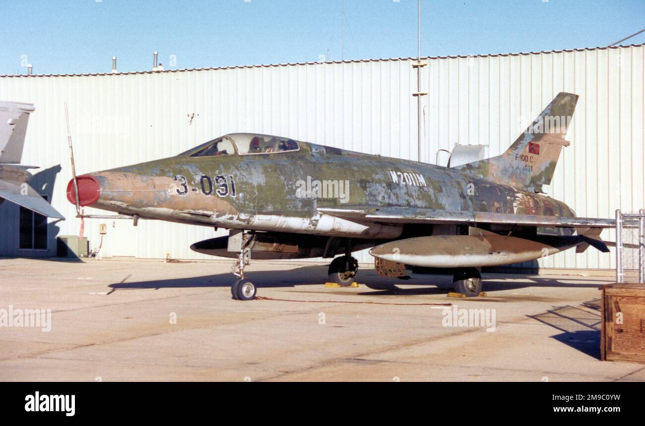 North American F-100C Super Sabre N2011M (msn 217-352, ex 54-2091, ex 3 ...