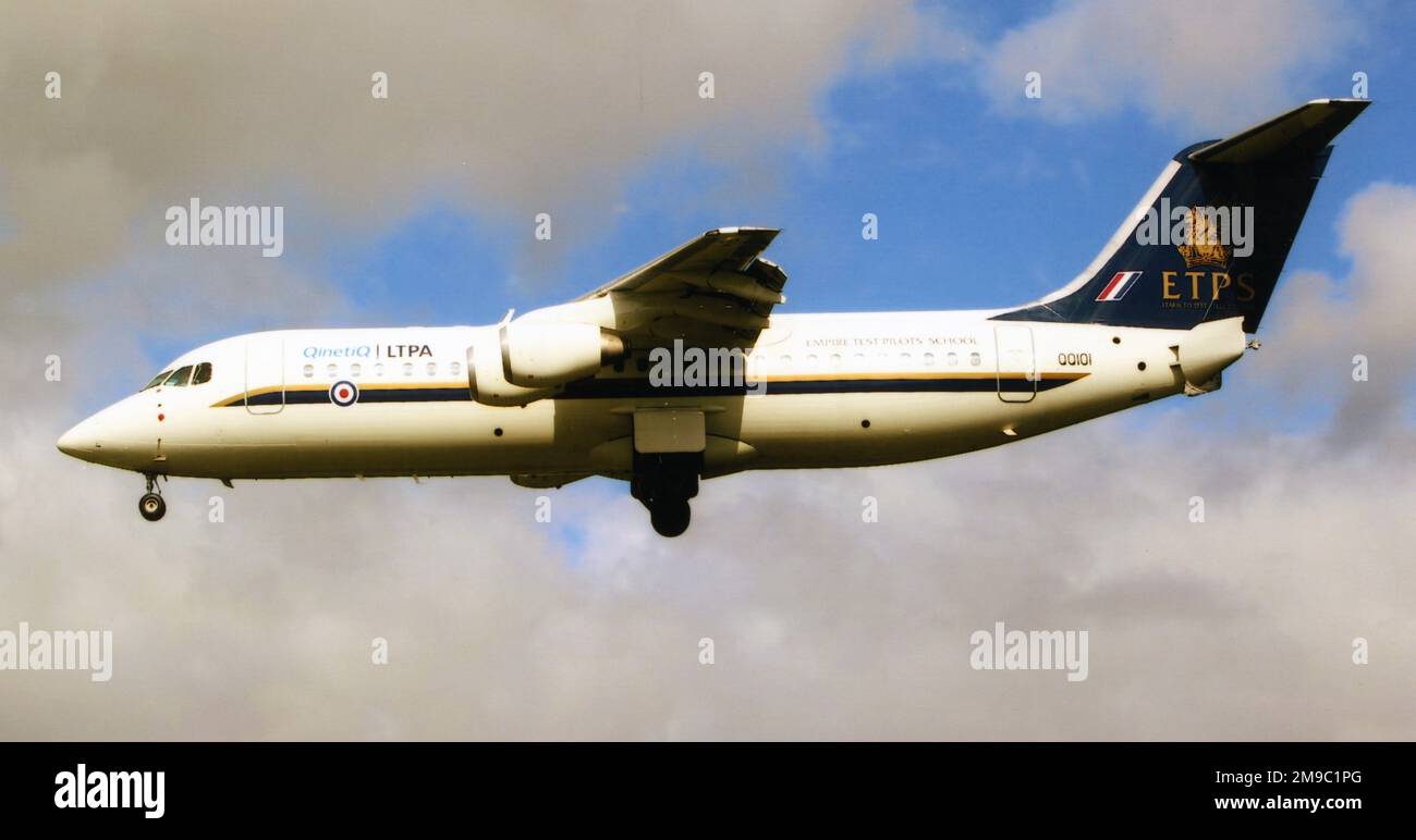 Empire test pilots' school boscombe hi-res stock photography and images ...
