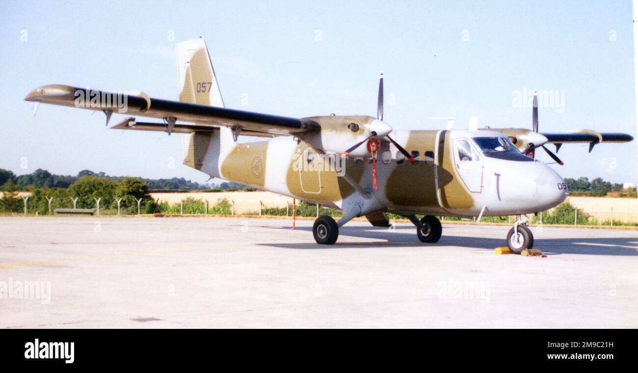 De havilland canada dhc 6 100 twin otter hi-res stock photography and ...