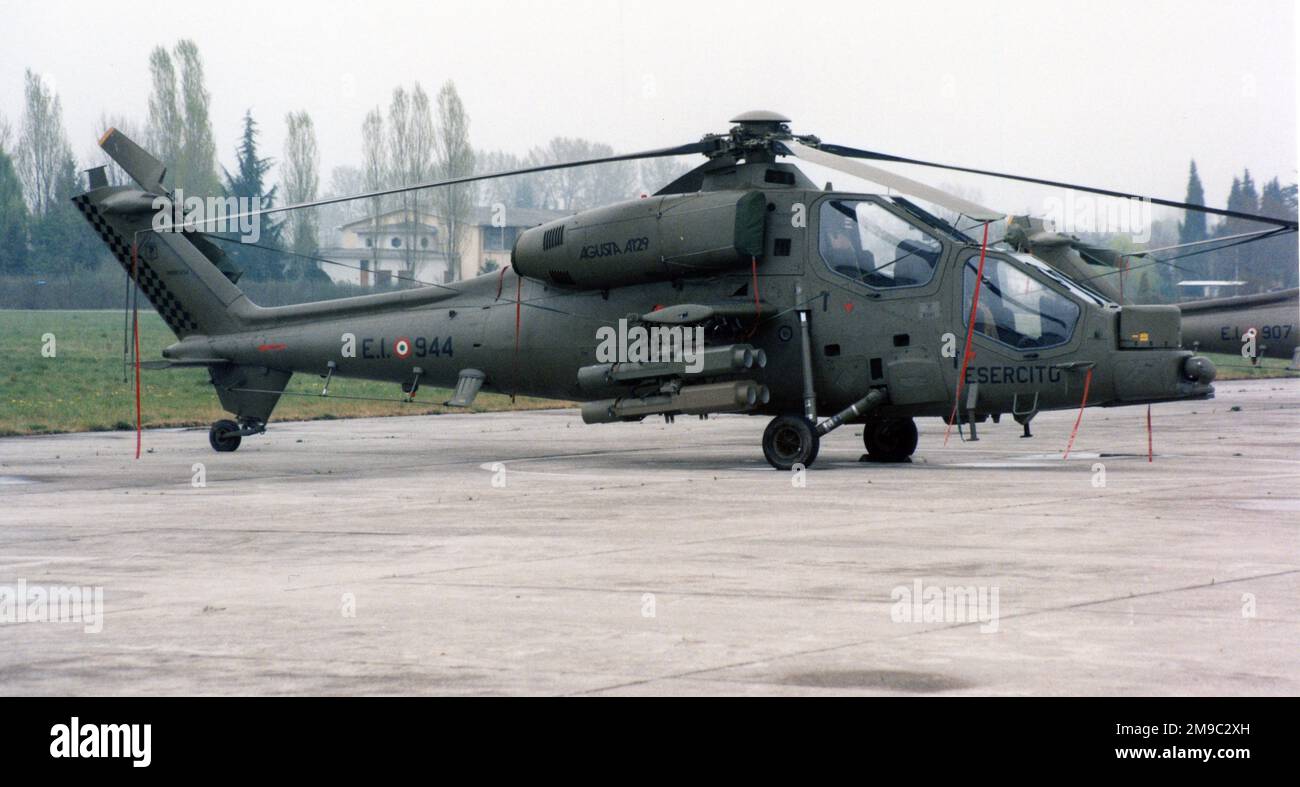 E i 944 hi-res stock photography and images - Alamy