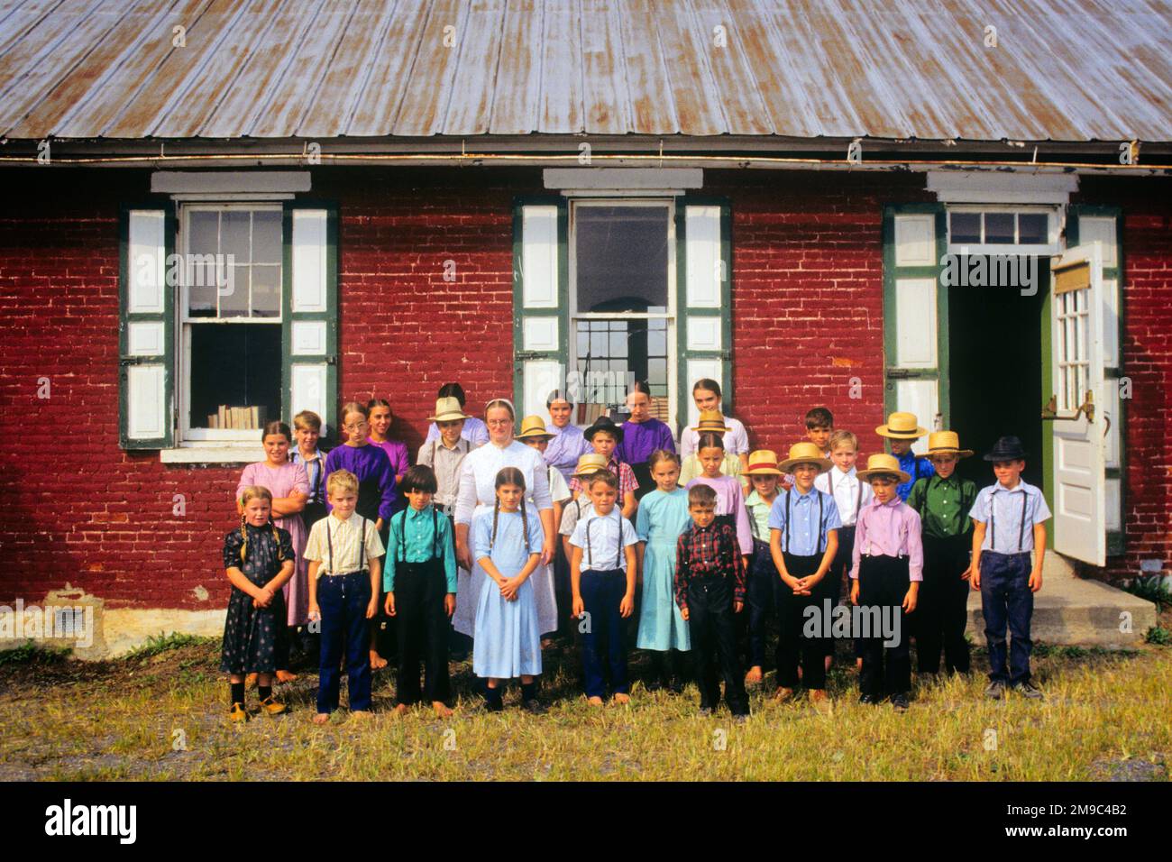 Amish lady hi-res stock photography and images - Alamy