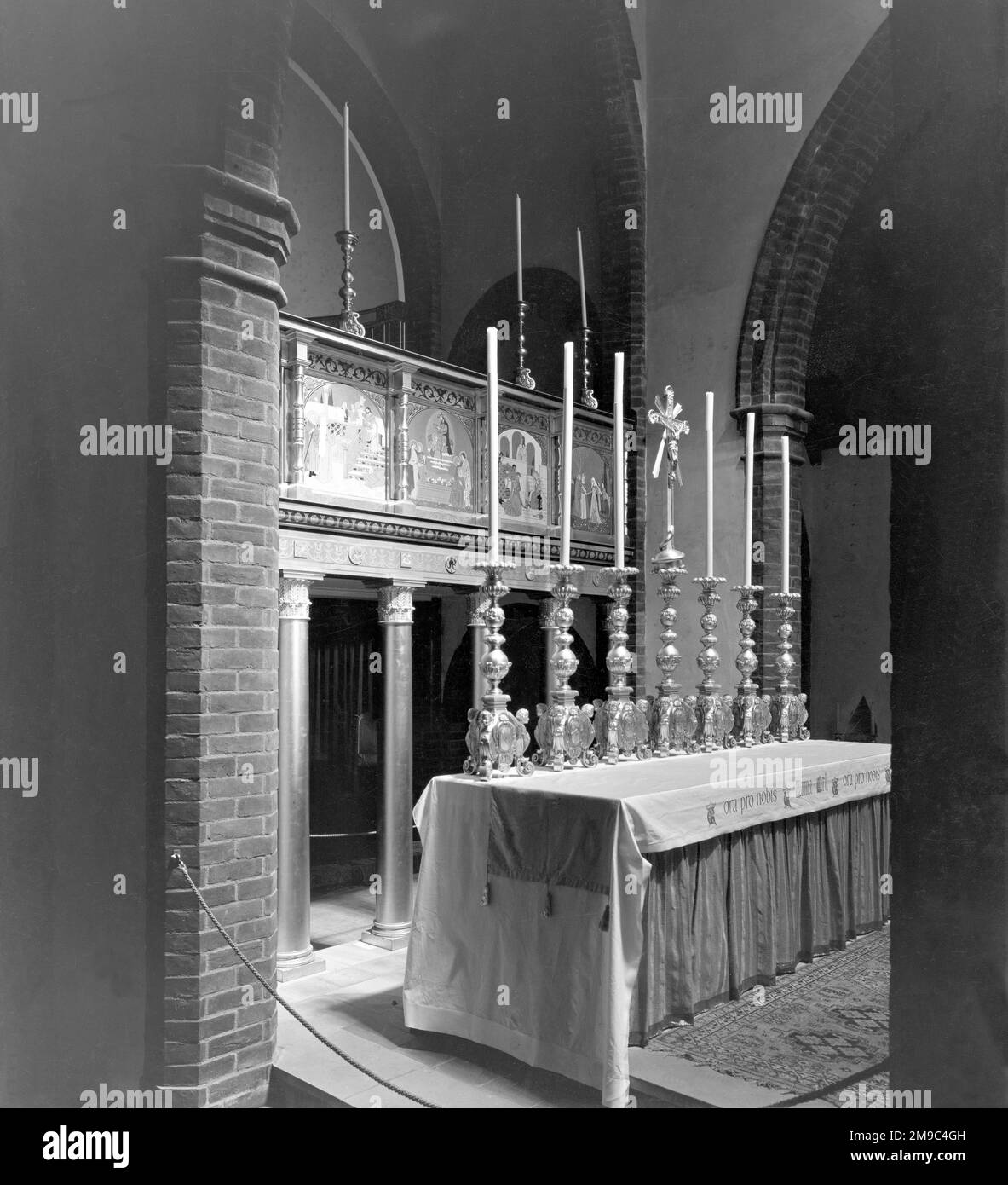 Altar panels hi-res stock photography and images - Alamy