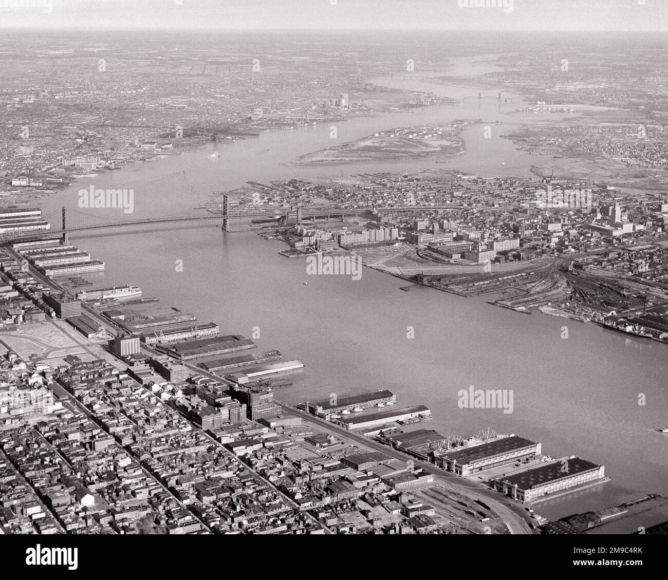 1950s 1960s AERIAL LOOKING NORTH UP DELAWARE RIVER PAST BEN FRANKLIN