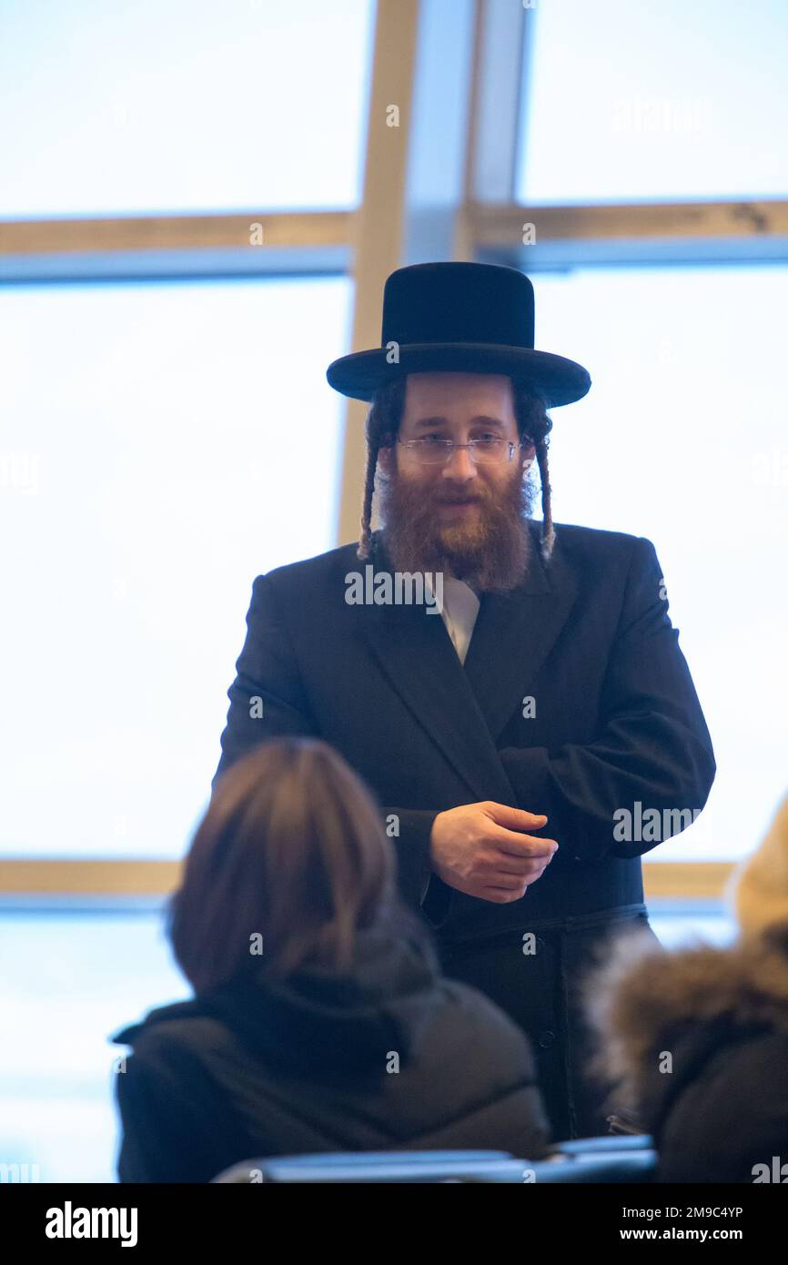 Jewish wife talking hi-res stock photography and images - Alamy