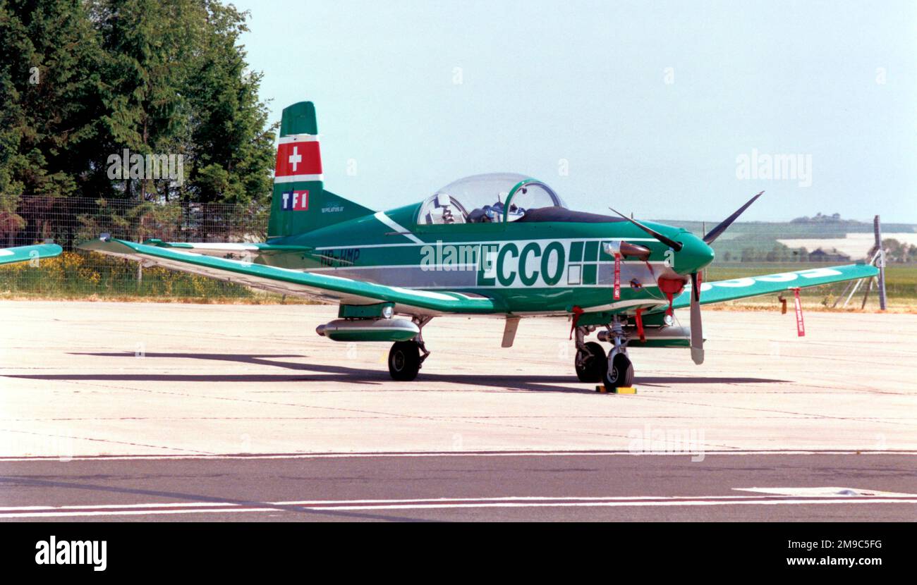 Pilatus PC-7 Turbo Trainer HB-HMP (msn 480), of the Patrouille Ecco ...