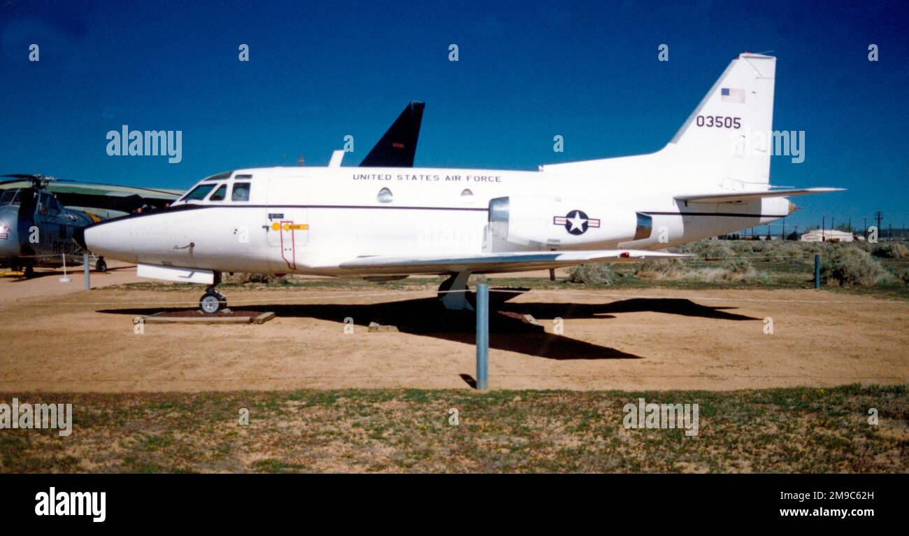 North American CT-39A-1-NA Sabreliner 60-3505 (MSN 265-33), on display ...