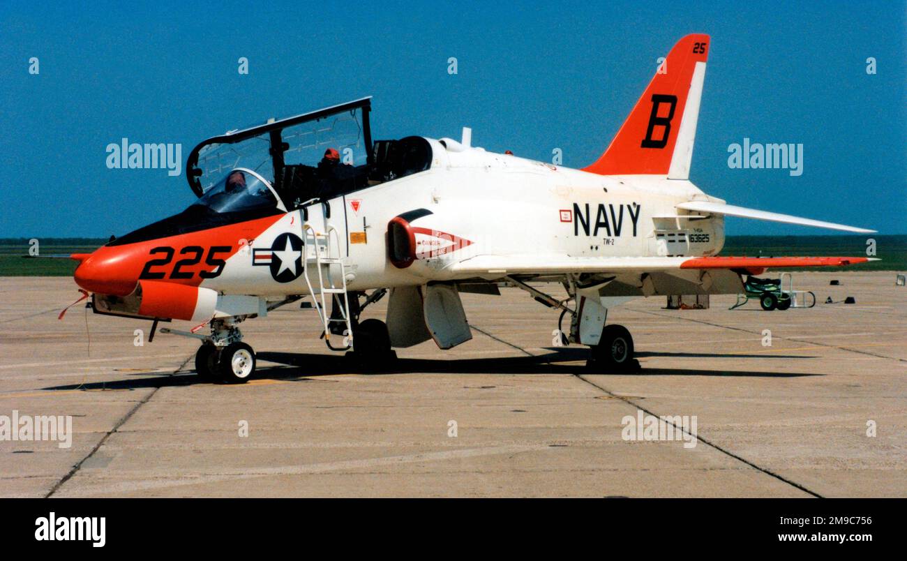 United States Navy - McDonnell Douglas T-45A Goshawk 163625 (MSN A027 ...