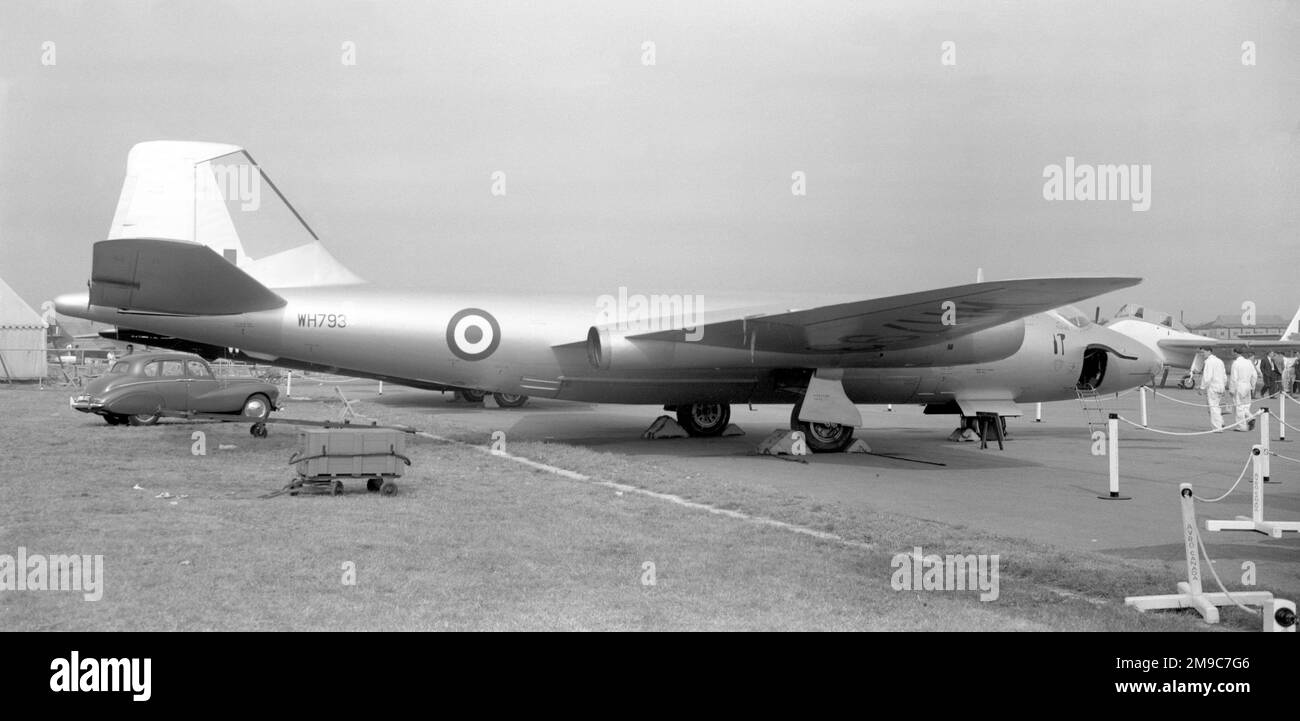 English Electric Canberra PR.9 WH793 (msn EE-242), the prototype PR.9 ...