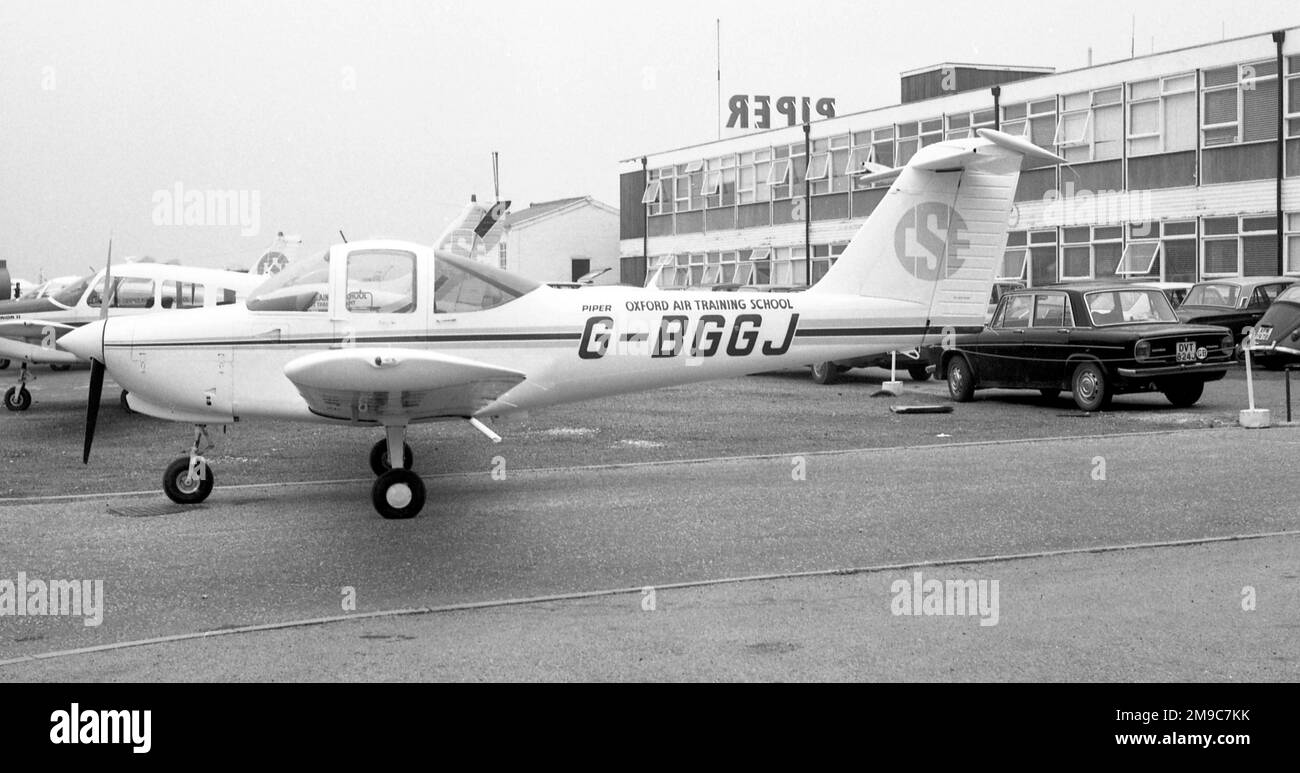 Piper PA-38-112 Tomahawk G-BGGJ (msn 38-79A0167), of CSE Aviation, at ...