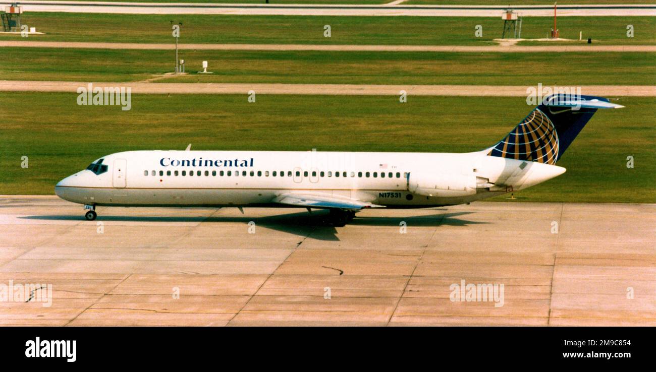 Mcdonnell douglas dc 9 hi-res stock photography and images - Alamy
