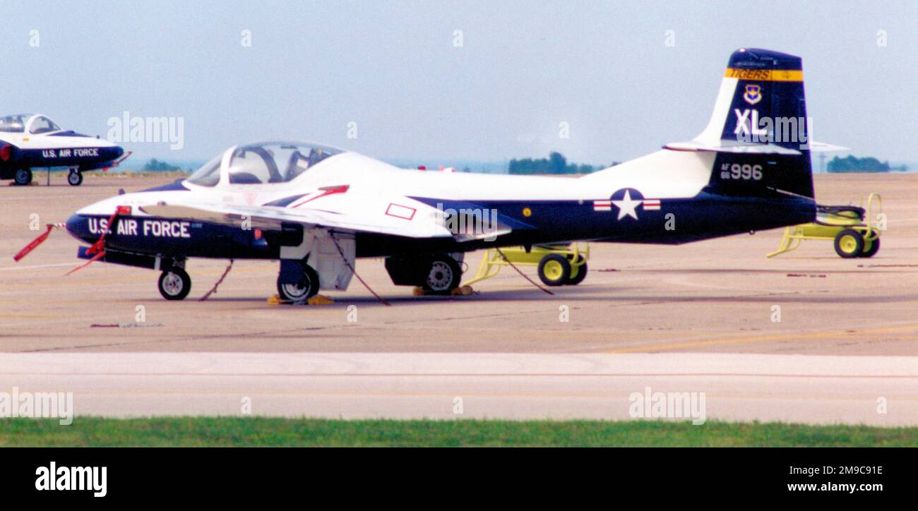 United States Air Force - Cessna T-37B 66-7996 (msn 40956), at El Toro ...