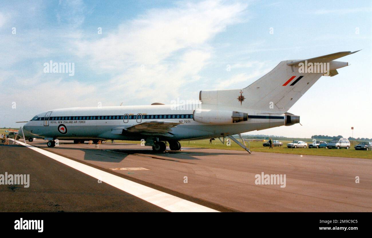727 squadron hi-res stock photography and images - Alamy
