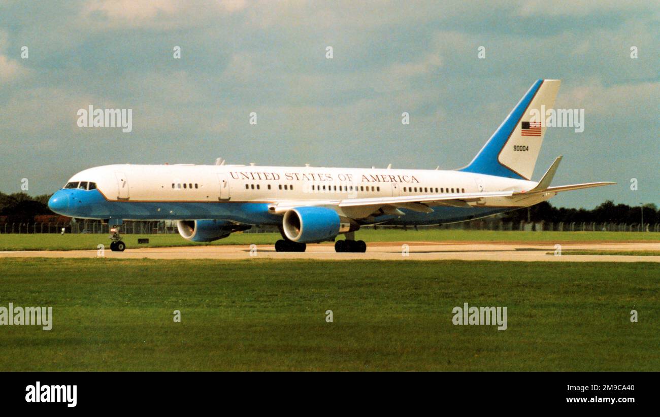 United States Air Force - Boeing C-32A 99-0004 (MSN 29028 - 829, B757 ...