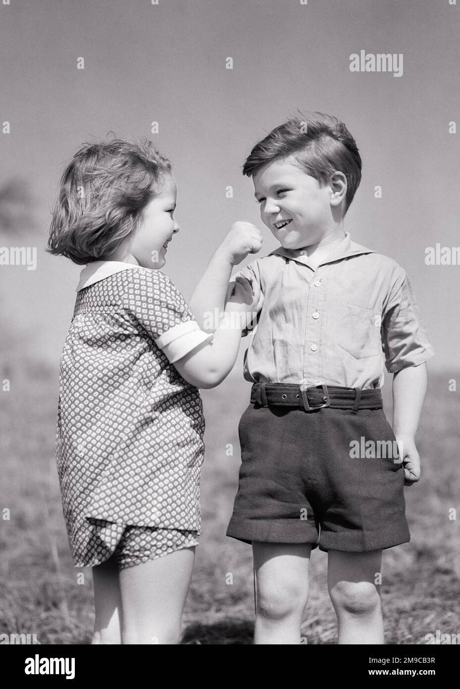 1930s portrait of brother and sister hi-res stock photography and ...