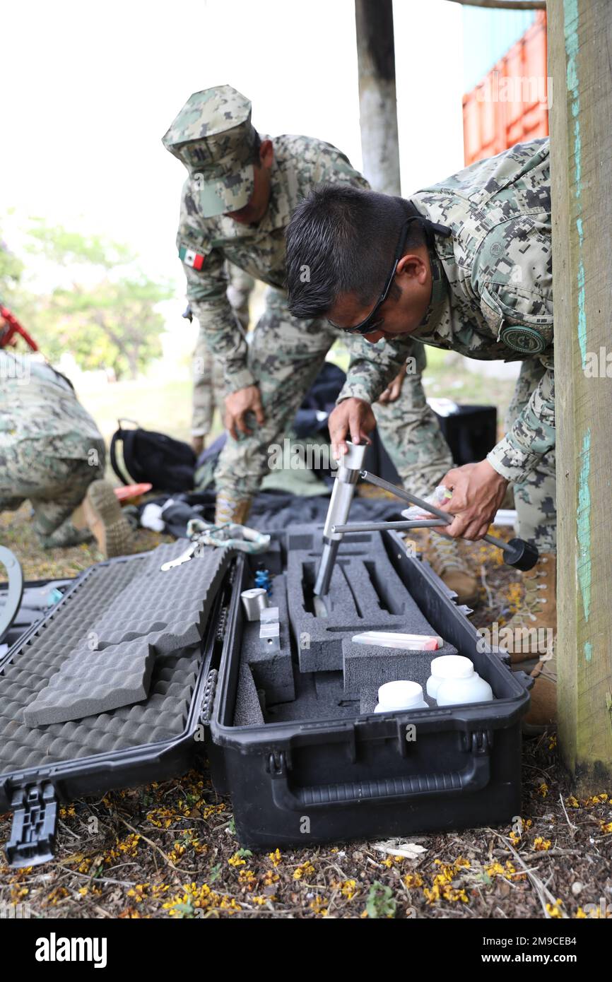 Explosive ordnance disposal teams from the U.S. Navy, French Navy ...