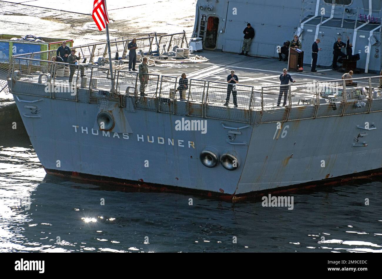 Uss thomas hudner hi-res stock photography and images - Alamy