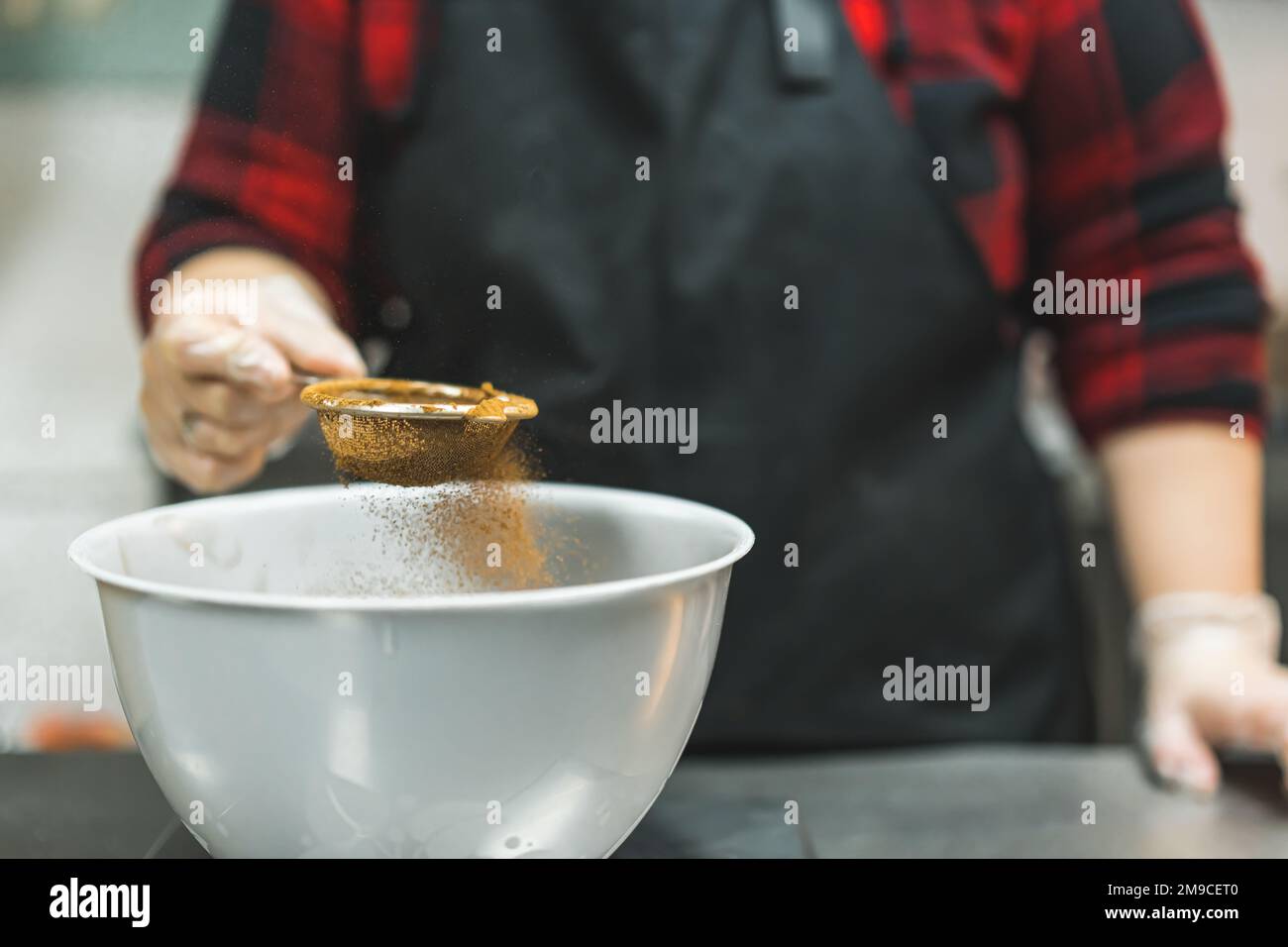 Sifting process hi-res stock photography and images - Alamy