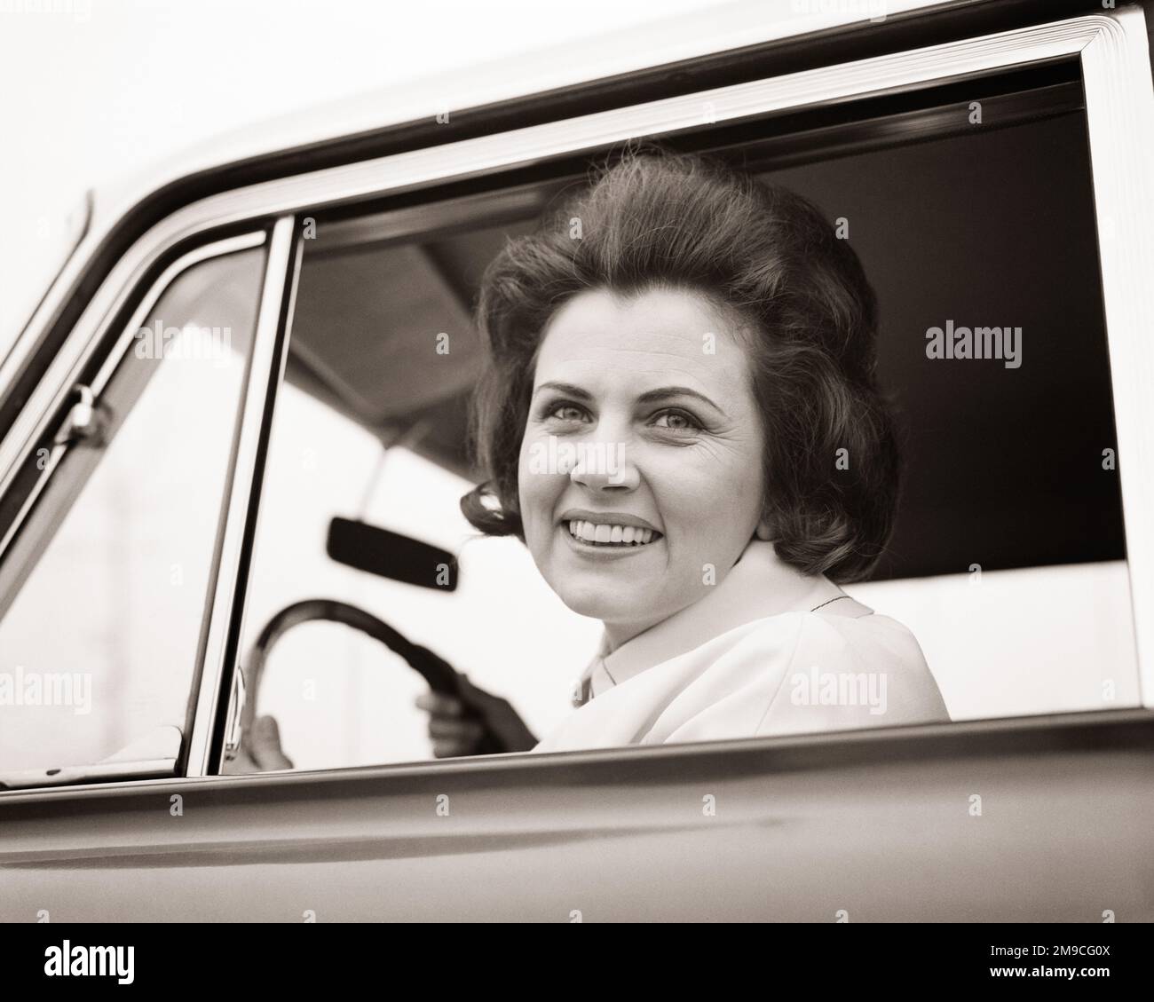 Retro car 1960s lady driving hi-res stock photography and images - Alamy